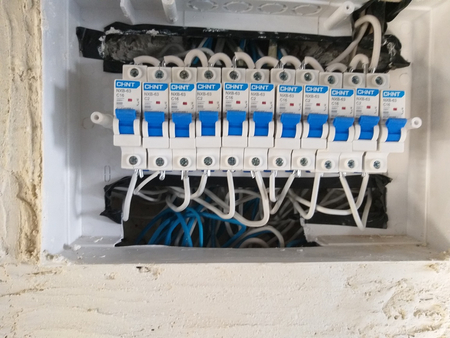 Elektromantaj ishlarini qilamiz