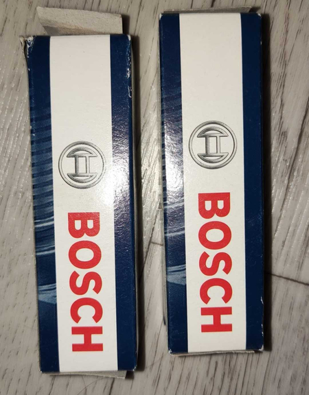 свечи зажигания bosch 2 штуки коробки запечатаны Новые