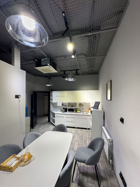 Продаётся Офис. 322 м². Улица Абдуллы Каххара. Парковка на 10 авто.