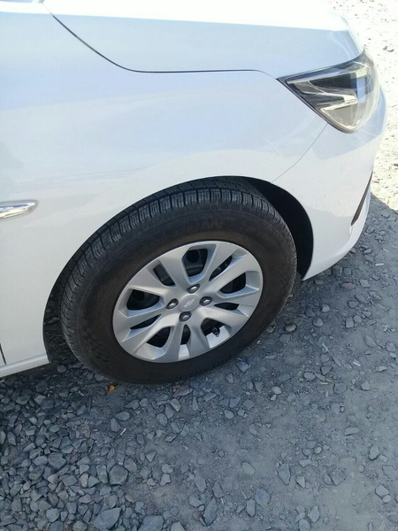 Onix sotiladi xorazim.