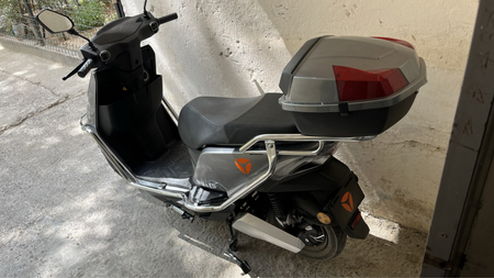 Продаю электро скутер Yadea T5