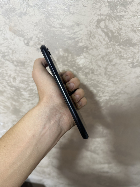 Iphone Xr           .