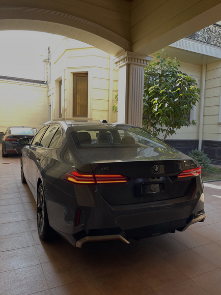 Продам BMW i5 35L M пакет | 2024 год | Счет справка