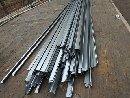 На заказ сварные двутавры, гнутые швеллеры, уголки, профили 