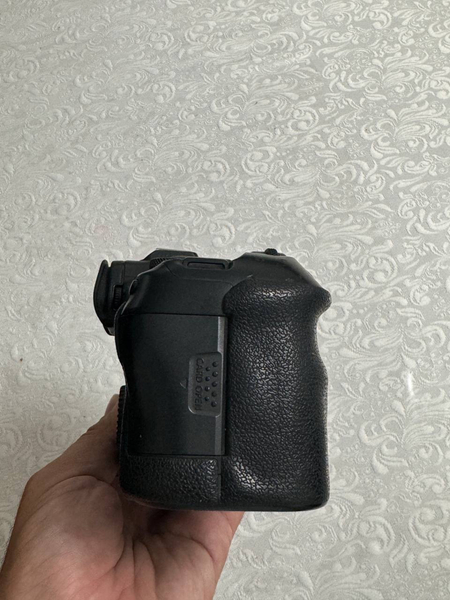 Canon R6 body sotiladi
