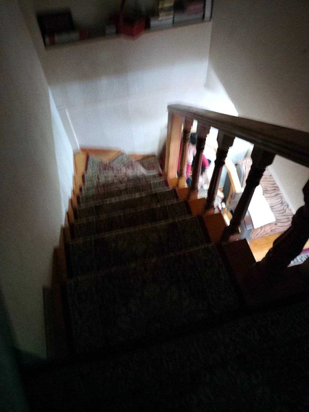 Продаю 2 этажную 3 комнатную квартиру по улице Бабура