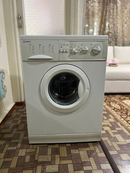 Стиральная машина Indesit в отличном состояним