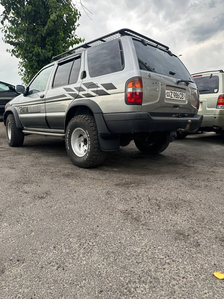 Nissan  pathfinder