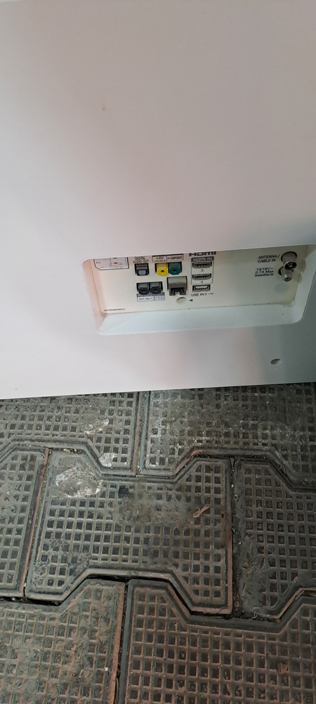 Продаётся телевизор oled65b7v   только экран разбить