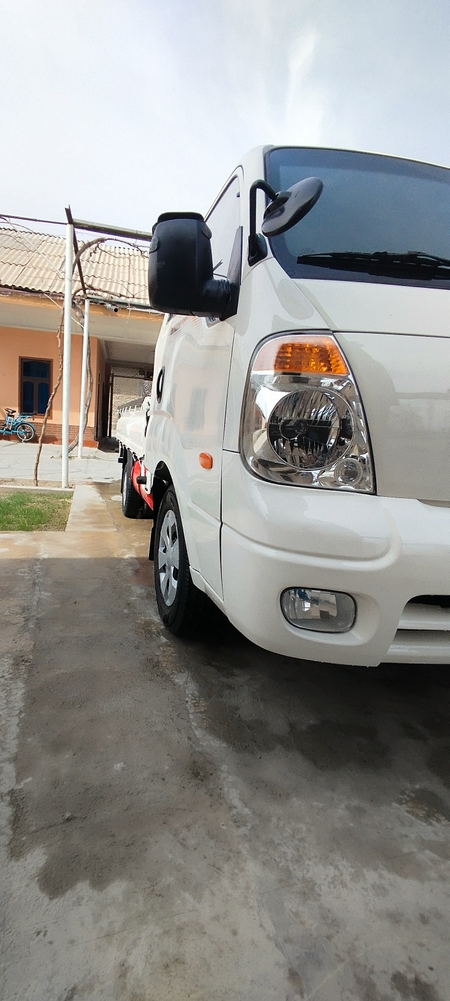 Kia bongo 2008yil xamma yogi zur