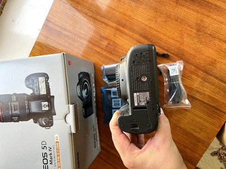 Canon EOS 5D mark 4 BODY xolati yangi