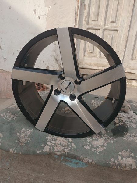VOSSEN R17 diska sotiladi xolati ideal