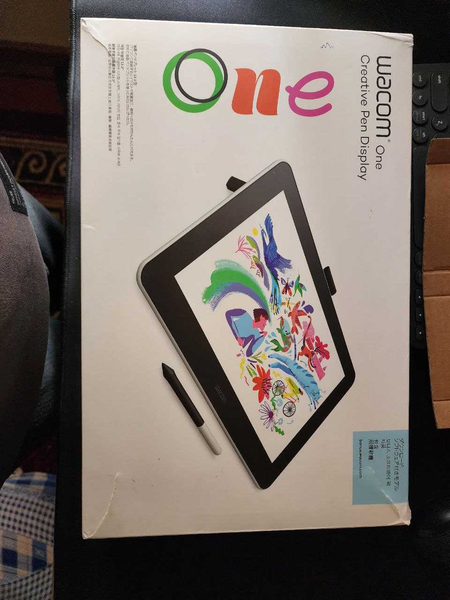 Wacom one Creative Pen Display open box 13