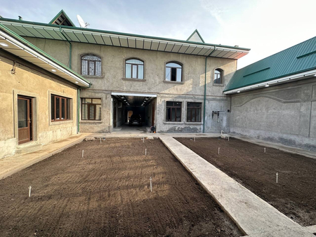 Срочно. Продается дом. 6 сотохли ҳовли сотилади.