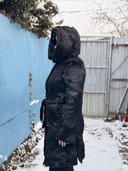 Шуба чёрная,снежная королева