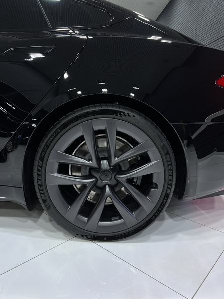 Tesla S Plaid в Ташкенте