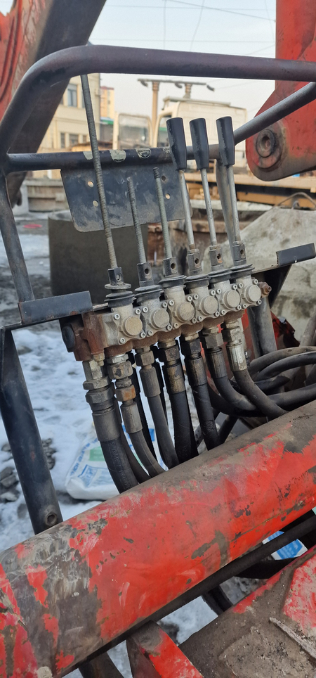 Кран 7.8м 6 тоннна