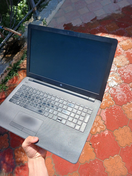 Hp  Intel(R) Celeron(R)
Состояние: идеально
