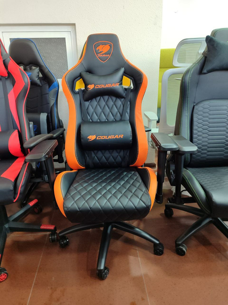Компьютерное игровое геймерское кресло модель Cougar Orange