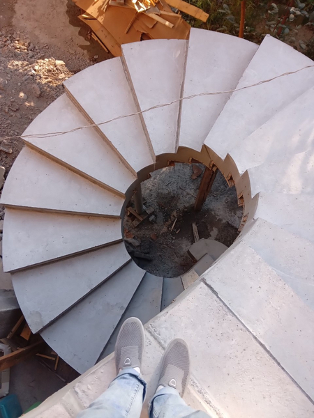 Beton zina quyib beramiz hizmati
