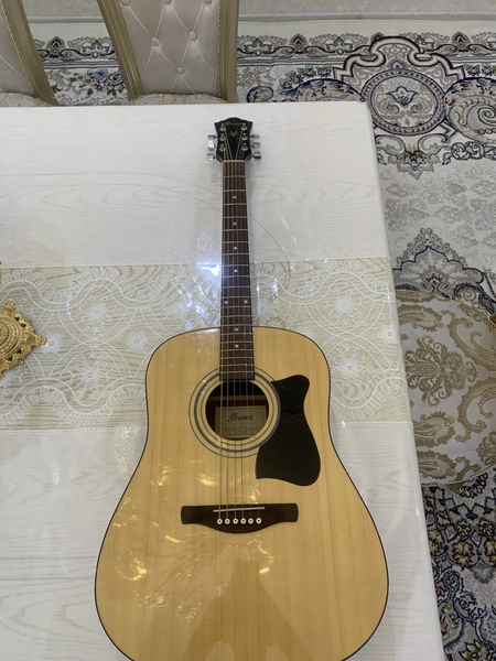 Ibanez gitara sotiladi