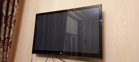 Телевизор LG  43 диагональ