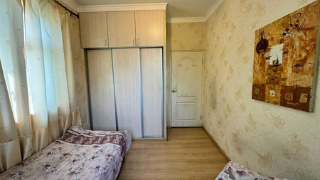 Ул. Ахмад Дониш: срочно продается 2-к квартира 5/9    (J3100)
