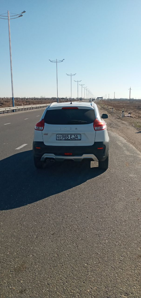 LADA XRAY CROSS CVT  (Xozirgi vaqtda firmadan chiqarilgan, jismoniy sh