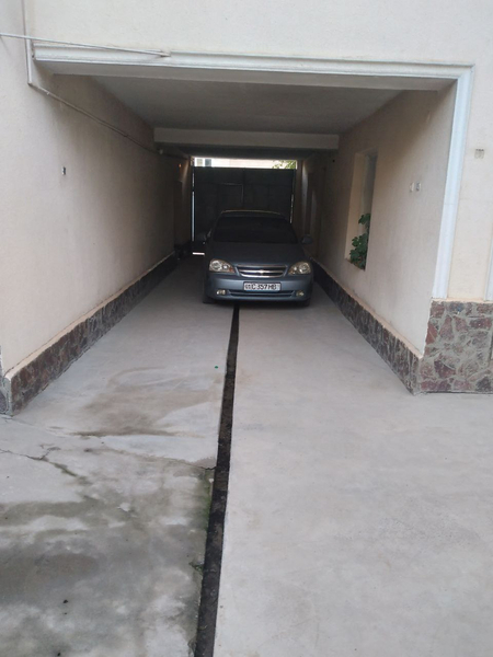 50 50 da 8 toxli uy sotiladi
