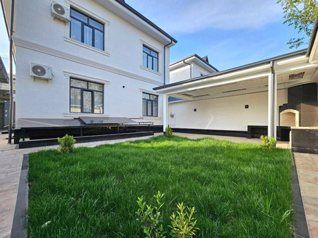 Продам евро дом Юнусобадском районе Чинабад 3,5 соток 3 уровня 300м2