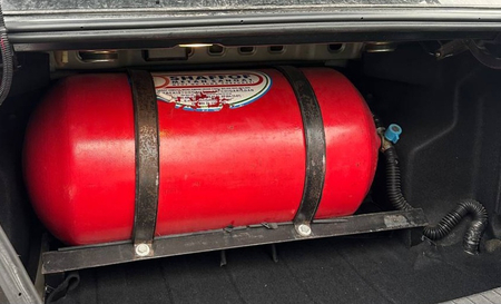Metan gaz balon, 4 pakalenya sotiladi. Продается газ баллон 4 пок.