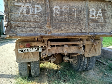 Zil 130 sotiladi
