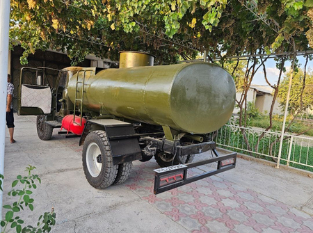 GAZ 53 Vodovoz sotiladi
