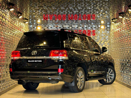 Toyota Land Cruiser 200 4.6 L возможно приобрести в рассрочку