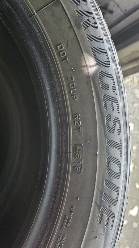 Brigestone 225/55/R17