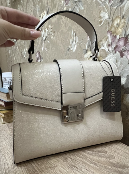 Сумка новая GUESS