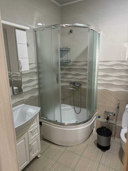 Продается квартира      ( 17 )