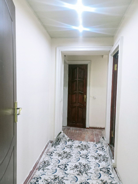 Коракамишда кв сотилади срочно 2 хона 4 этажа 4 чи этажи 43500$