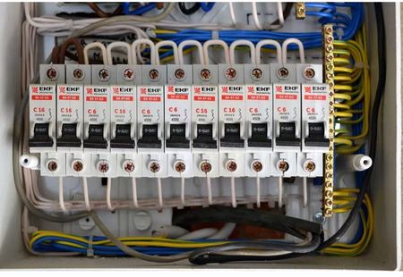 Wifi kamera Internet kabel kanektor va elektrik xizmat bor