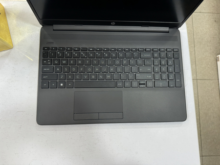 Hp ryzen 5 5500 (i5 11 avloddan kuchli) 6 yadrolik va IPS ekranga ega