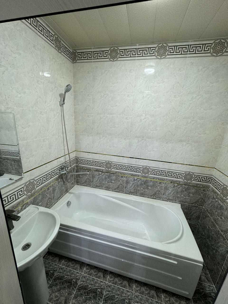 3 хонали 7 каватда 86м2
8 каватли янги лифтли дом
Барча жихозлари