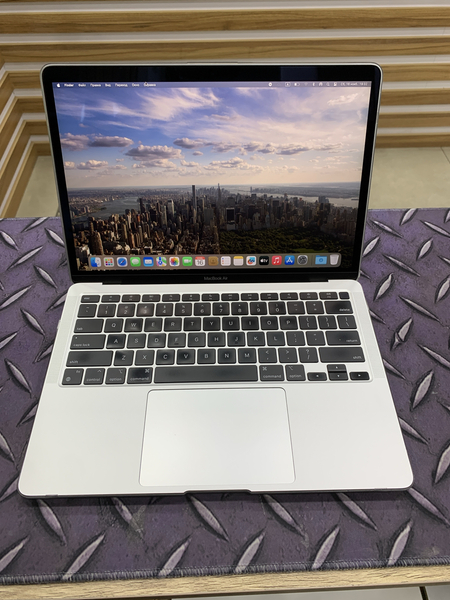 MacBook Air M1/8ГБ/512ГБ/86%