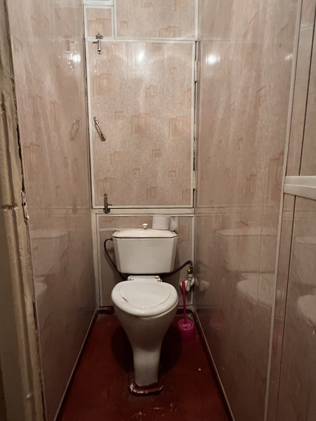 Срочно!!! Продам Юнусабад-15 2/3/4 балкон 2*6 по линии метро
