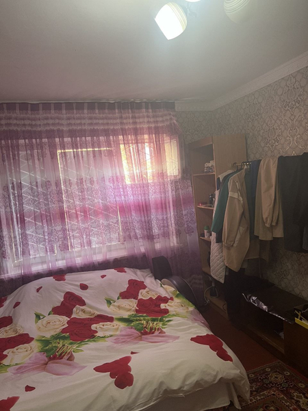 Срочно продам 1 ком кв 9мик 1 этаж 2х3 балкон улучшенной планировки