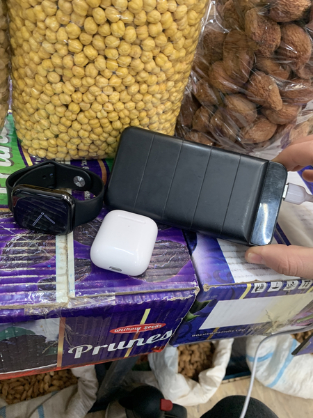 iPhone XR smart cucci watch ayerpods 2ga2 uchallasi bitta telga obmen