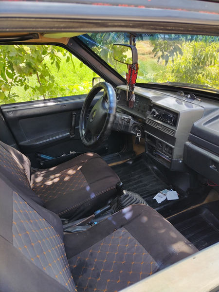 Lada vaz 2109 sotiladi