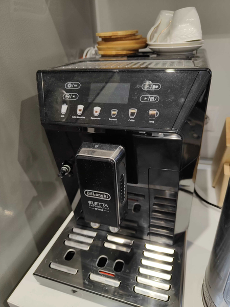 Кофемашина DeLonghi ECAM 46.860 B Eletta Cappuccino EVO