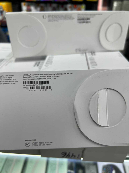 Apple Watch  9/45 Starlight orginal Dubai