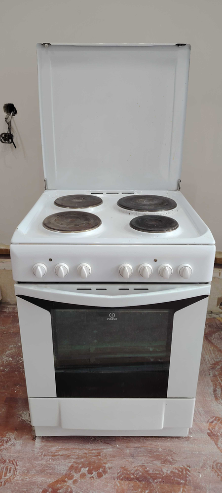 elektr gaz plita+duxofka Indesit