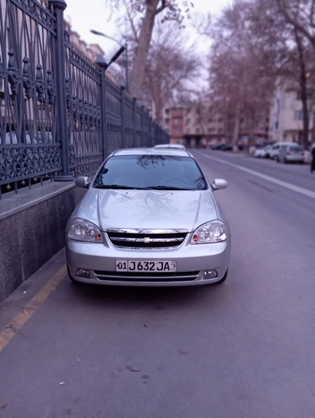 Lacetti 1.8 серебристый металлик